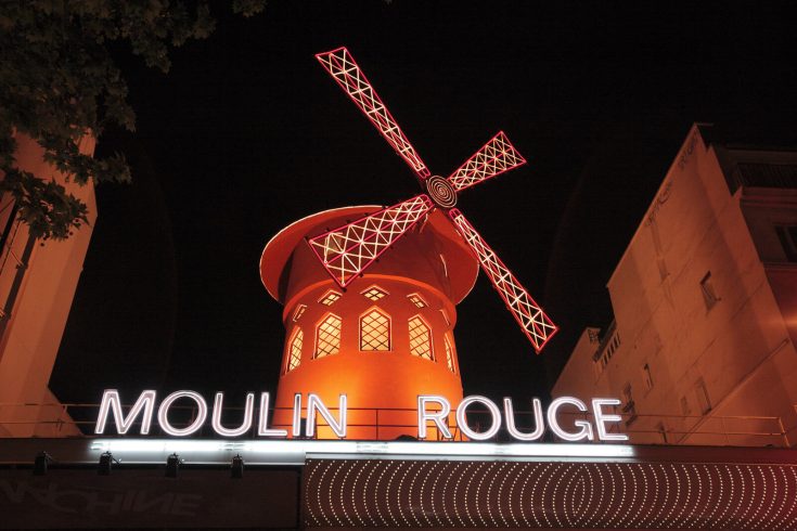 Moulin Rouge Dress Code Explained (with examples)