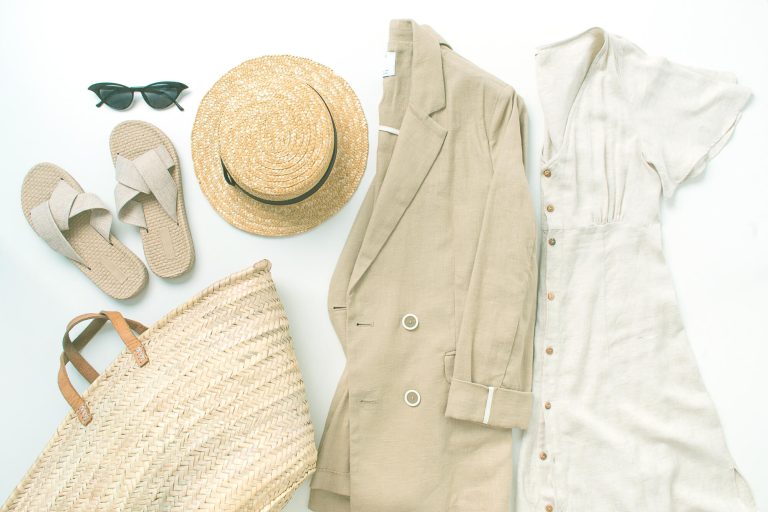 ULTIMATE Minimalist Travel Capsule Wardrobe - Wear When What Why