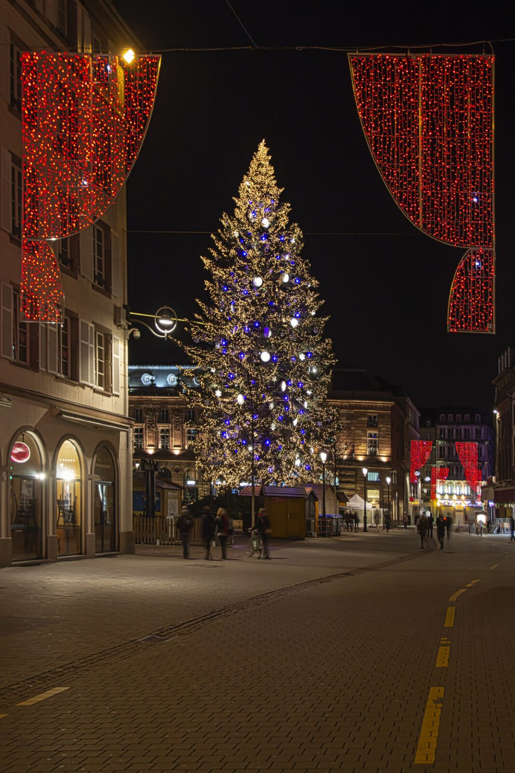 What to wear in France in December - Wear When What Why