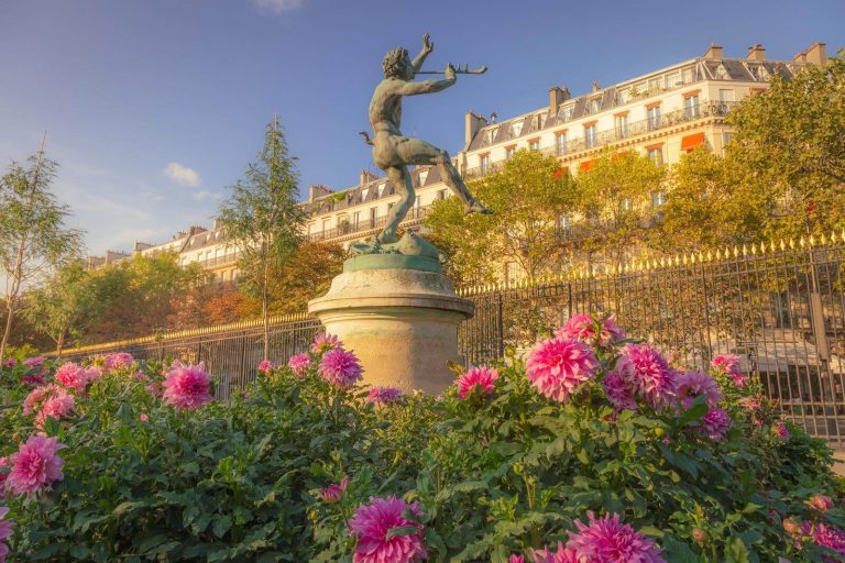 What to wear in France in Spring (March, April and May) - Wear When ...